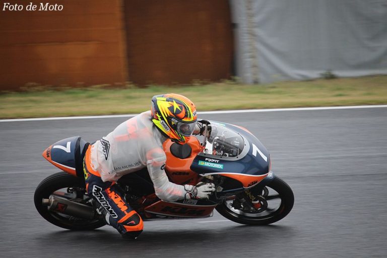 J-GP3 #7 KTM RACING 古市 右京 KTM RC250R | Foto de Moto